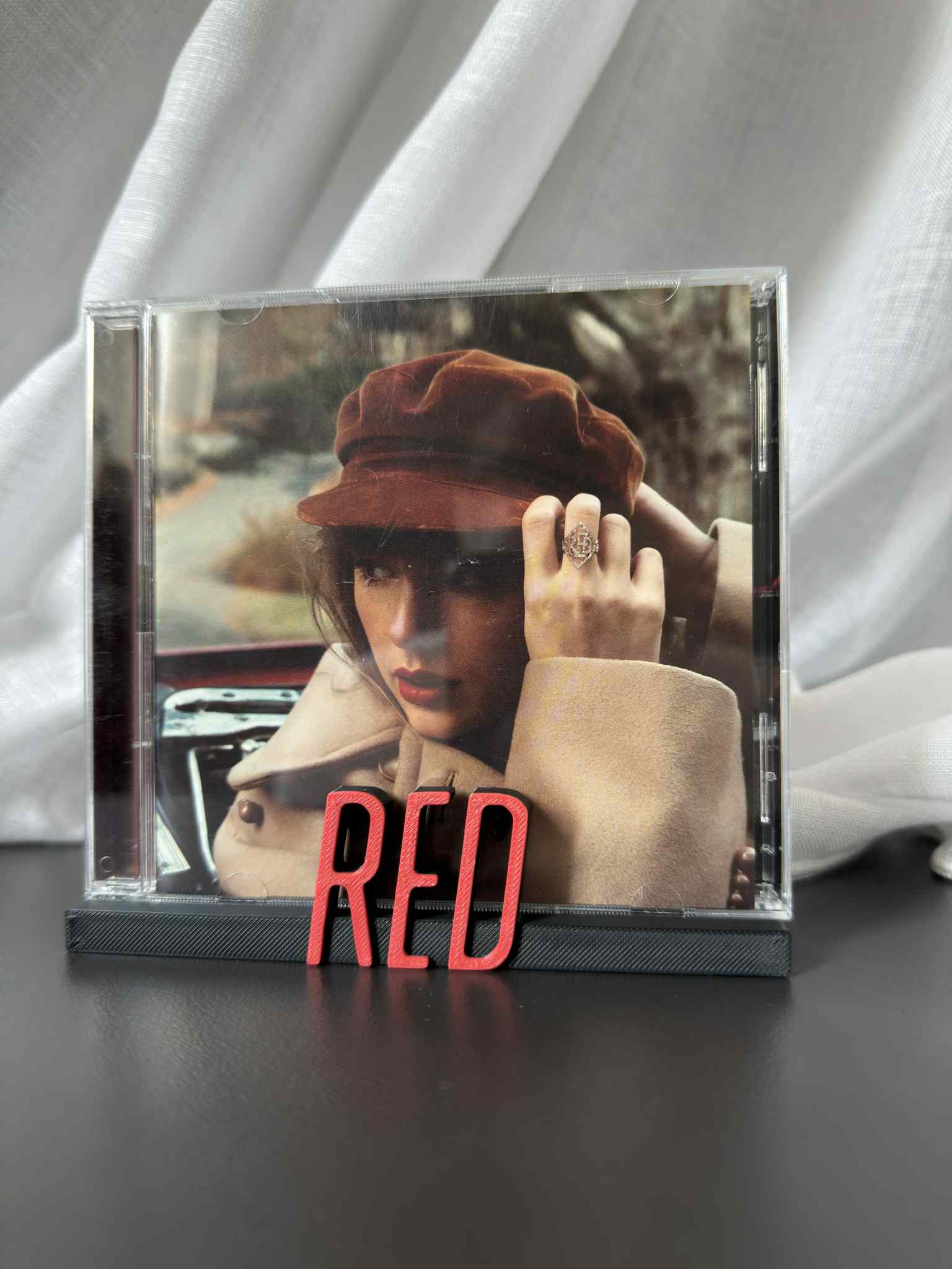 RED - Taylor Swift (Display Stand) – Stand Groove