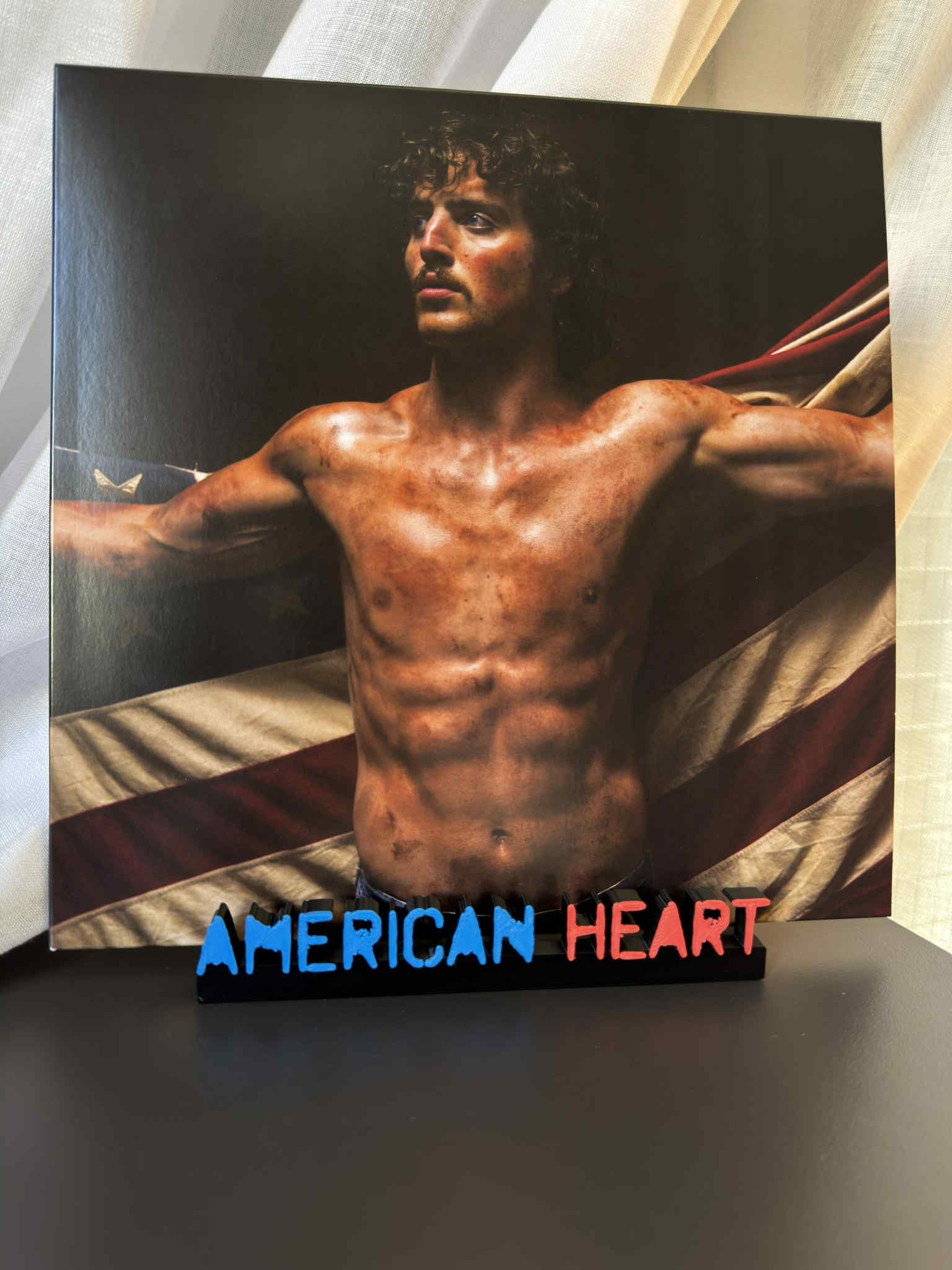 American Heart - Benson Boone (Display Stand) – Stand Groove