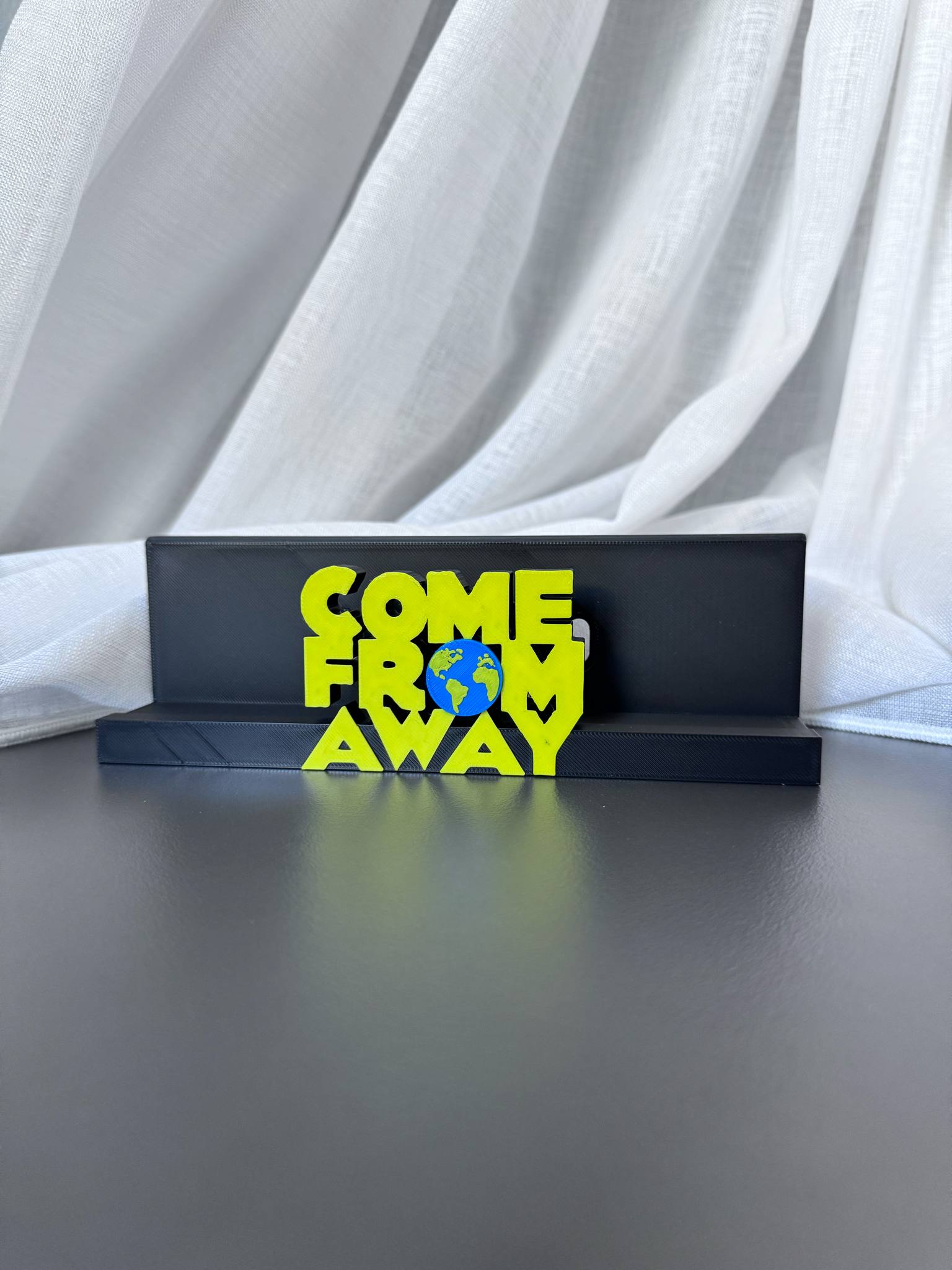 Come From Away (Display Stand) – Stand Groove
