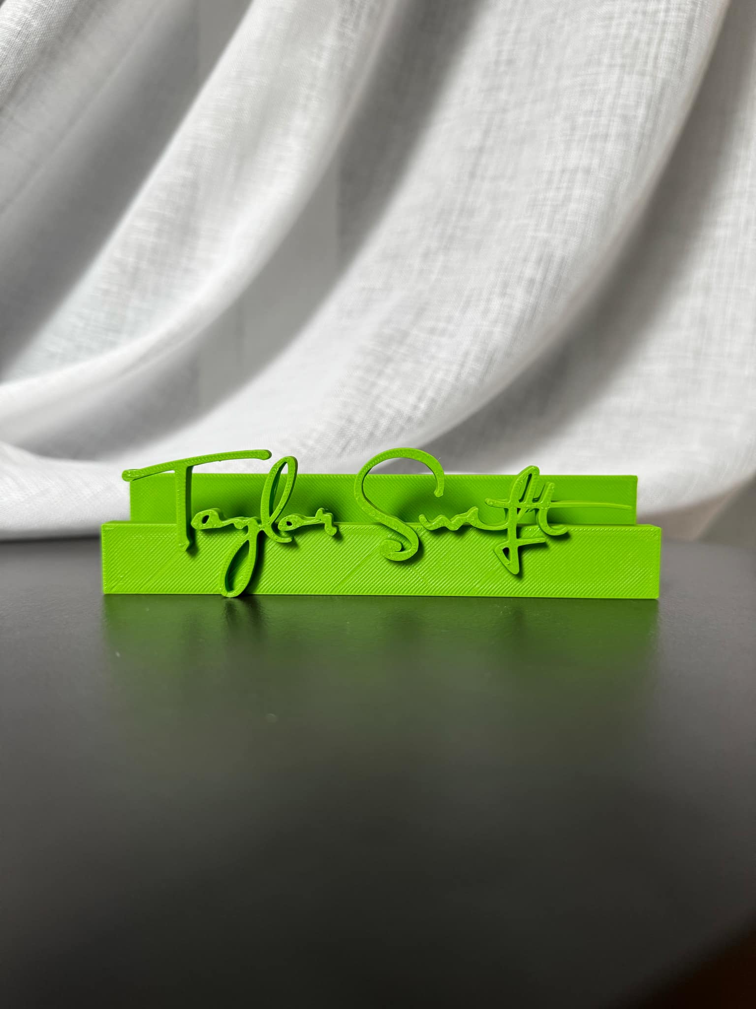 Taylor Swift - Taylor Swift (Display Stand) – Stand Groove