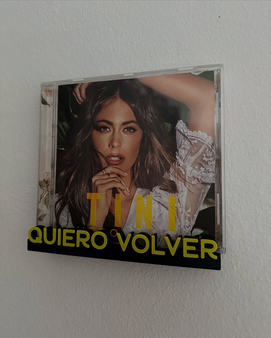 Quiero Volver - TINI (Display Stand) – Stand Groove
