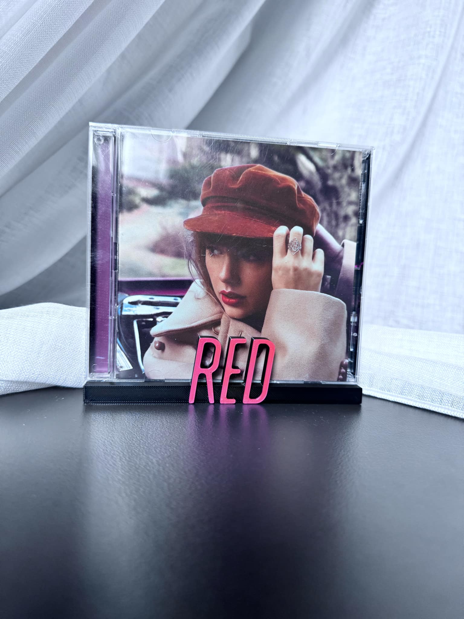 RED - Taylor Swift (Display Stand) – Stand Groove
