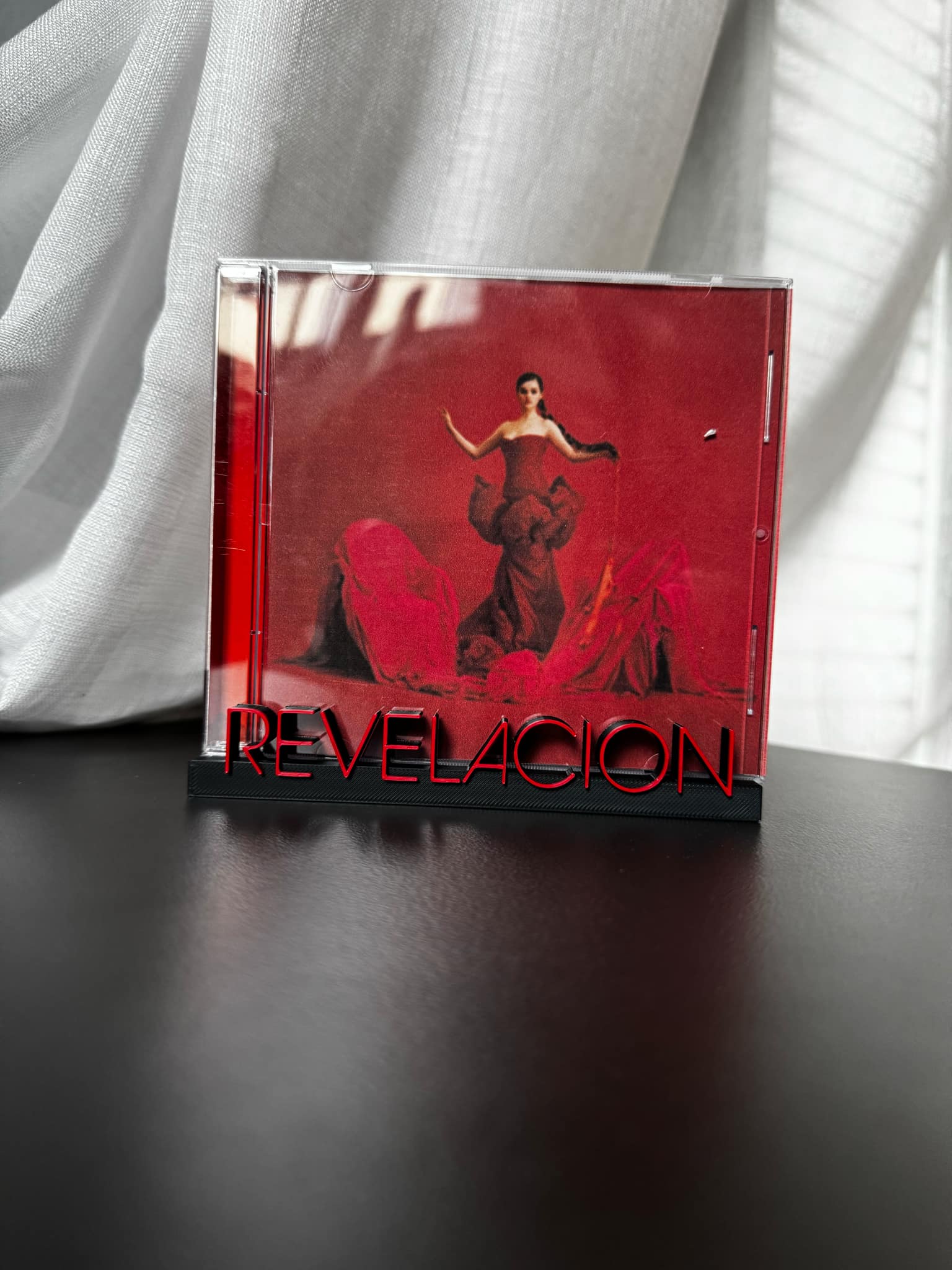 Revelacion - Selena Gomez (Display Stand) – Stand Groove