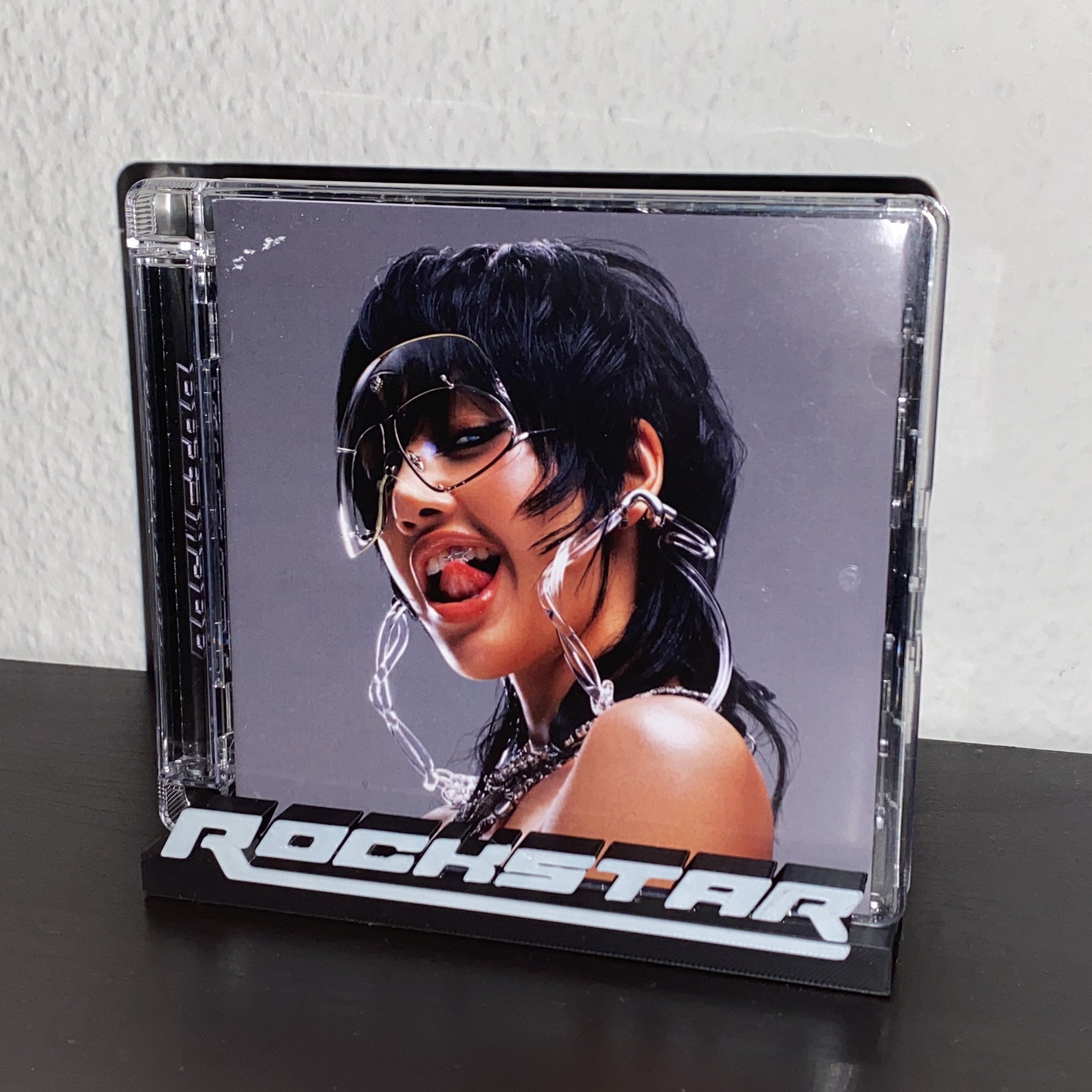 Rockstar - Lisa (Display Stand) – Stand Groove